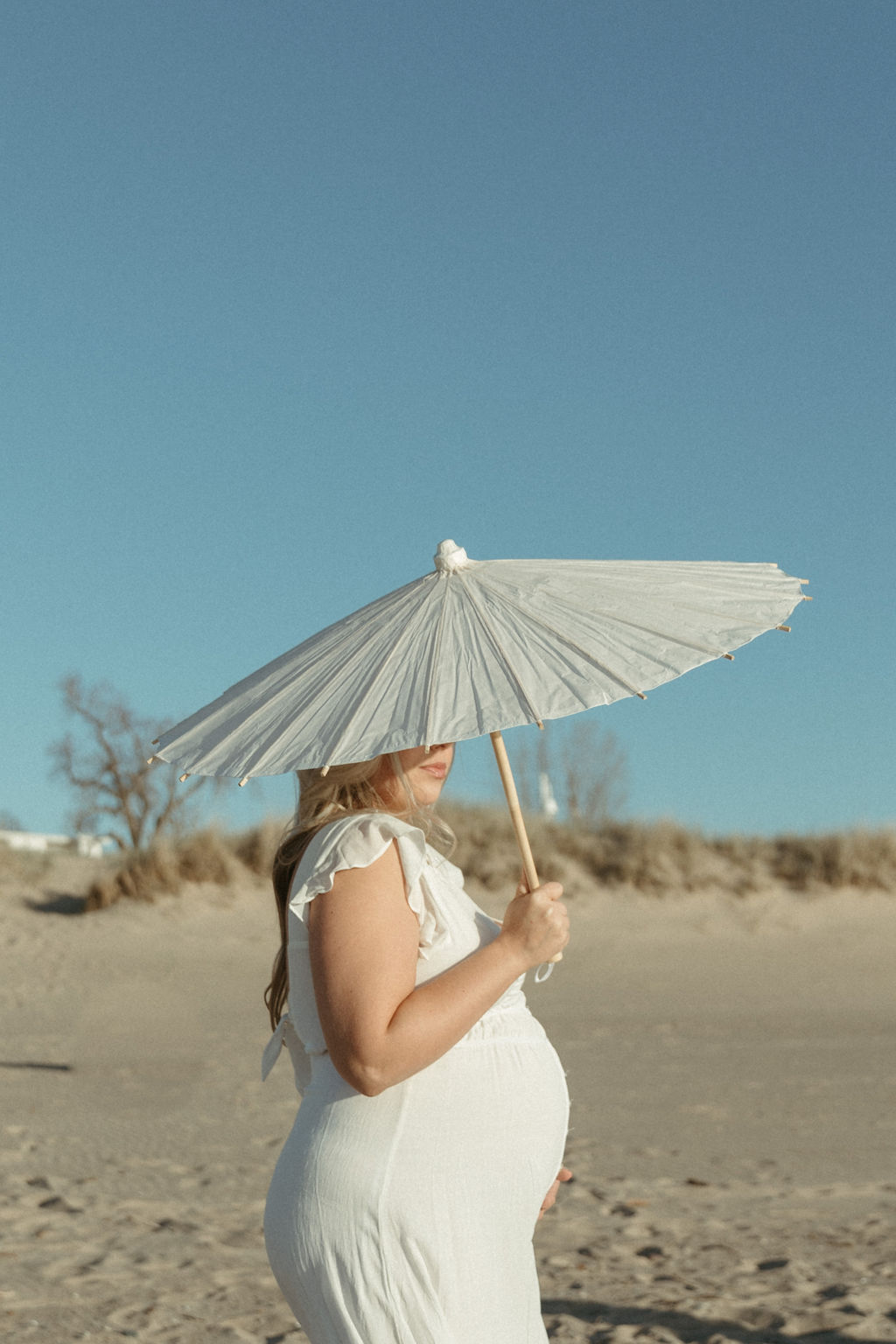 Michigan's Top 10 Beaches for Engagement Photos - sollunaphotography.com