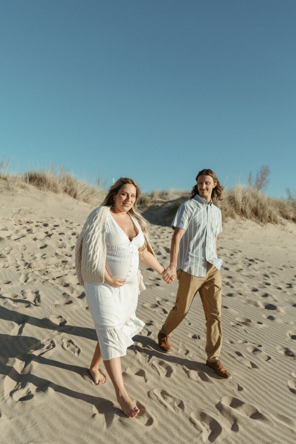 Michigan's Top 10 Beaches for Engagement Photos - sollunaphotography.com