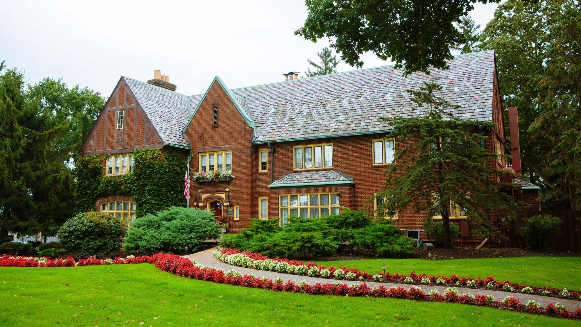 Most Unique Wedding Venues in Michigan for 2025 - sollunaphotography.com